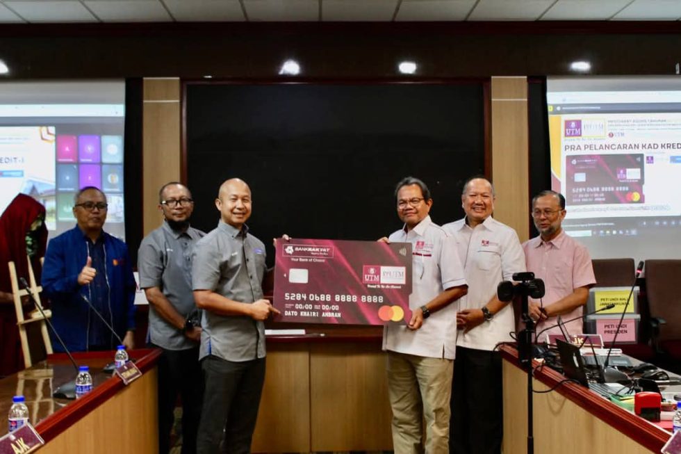 Majlis Pra Pelancaran Kad Kredit-i Bank Rakyat | ALUMNI UTM